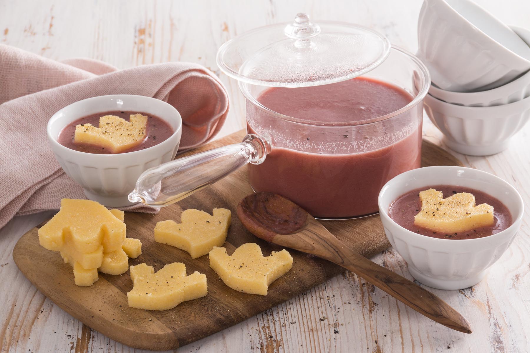 Vellutata di rapa rossa con polenta alla fontina - Ricetta - Polenta ...